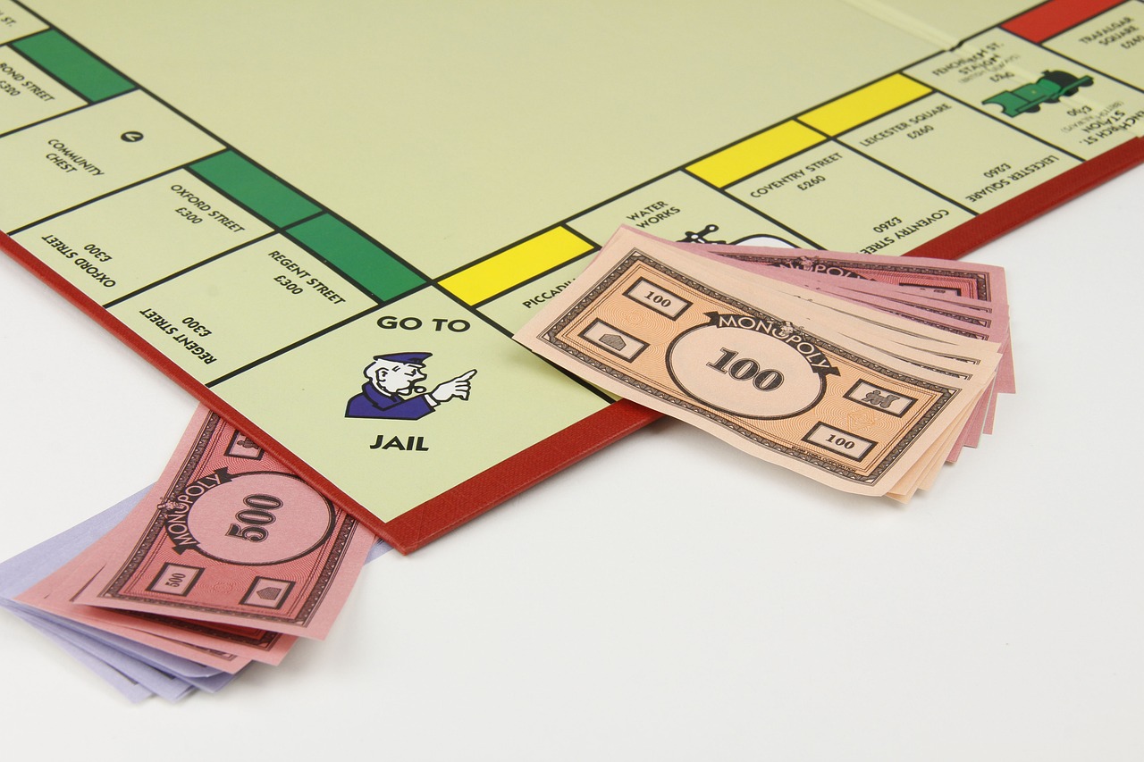 A Closer Look at Evolution Gaming's MONOPOLY Live Dealer Game - Vita ...